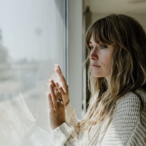 What Happens In The Manic Phase Of Bipolar Disorder? | BetterHelp